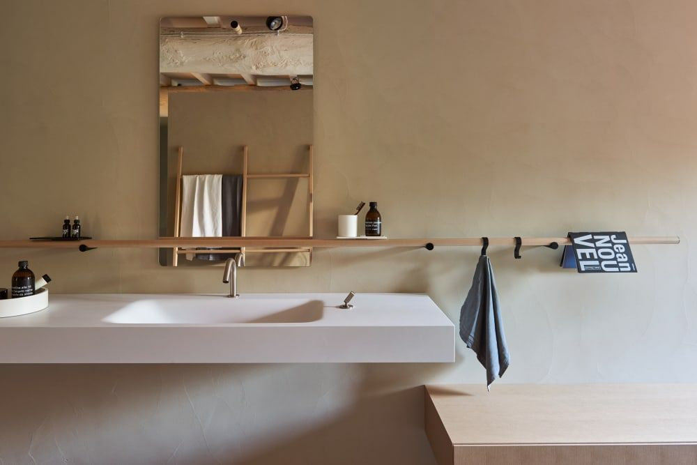 Agape Dot Line Mirror – Italian Luxury Interiors